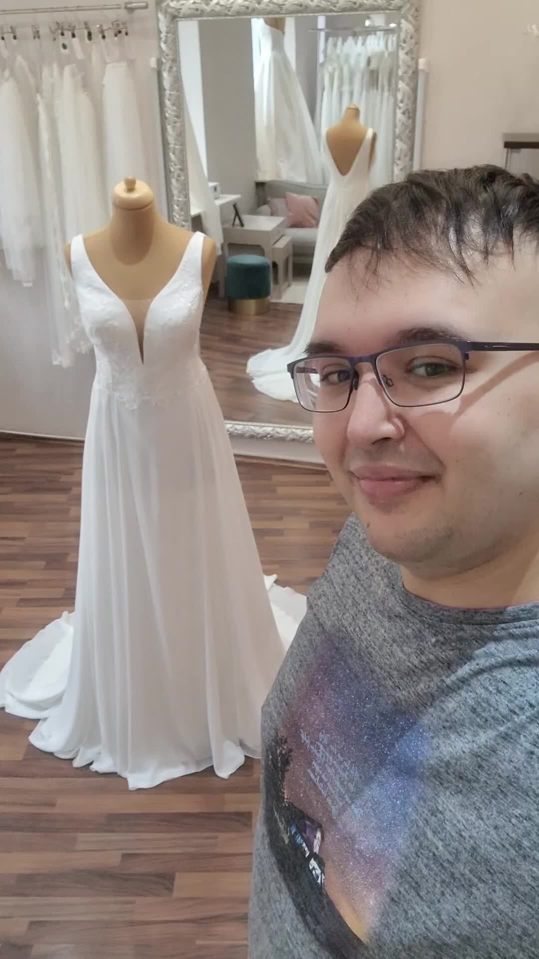 2040 – Vanilla Sposa - Vivid Bridal